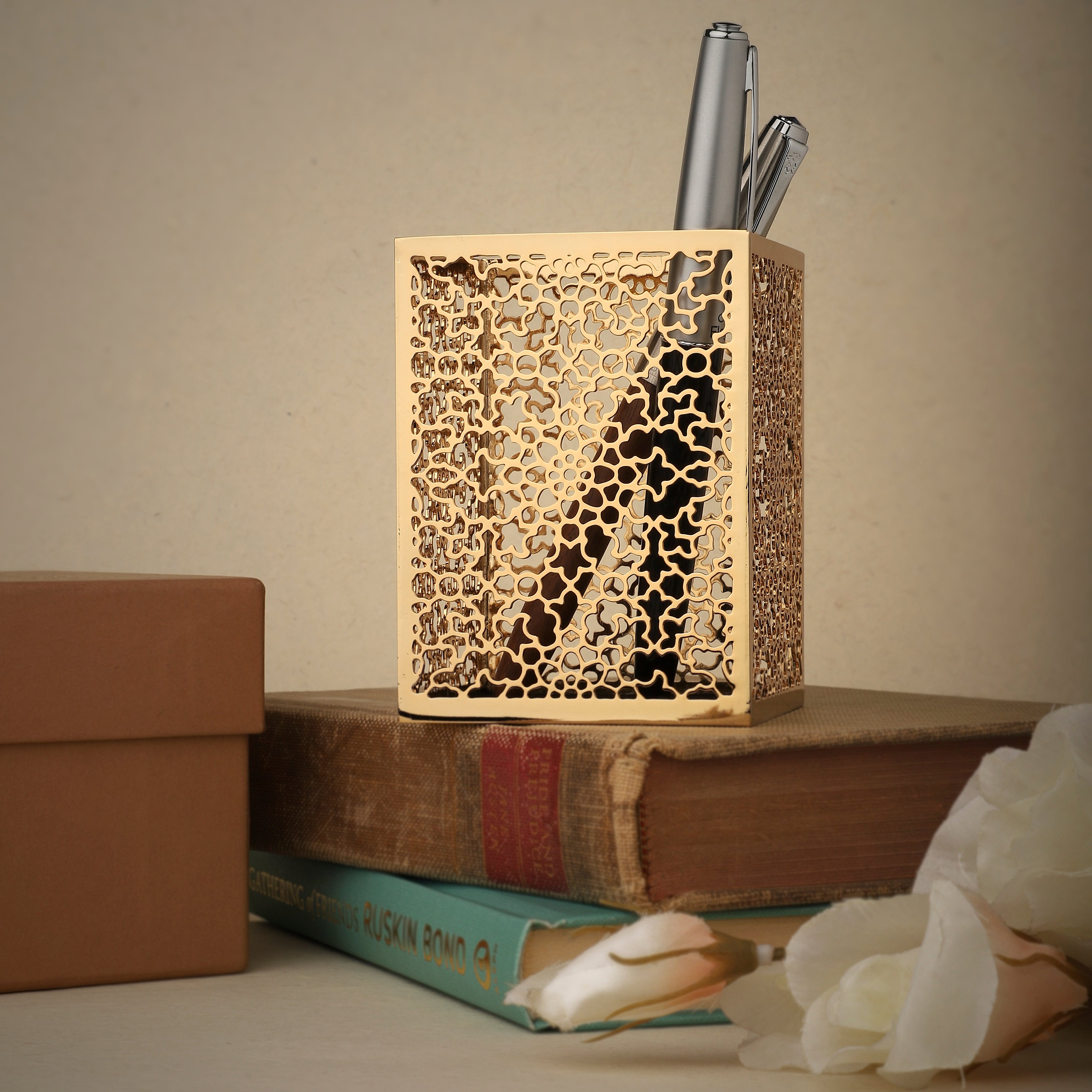 Goldplated Pen Holder: Amer Pattern | Anand Prakash